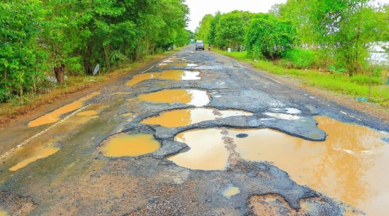 How to Fix Potholes in Roads: A Comprehensive Guide - Appartment Guru